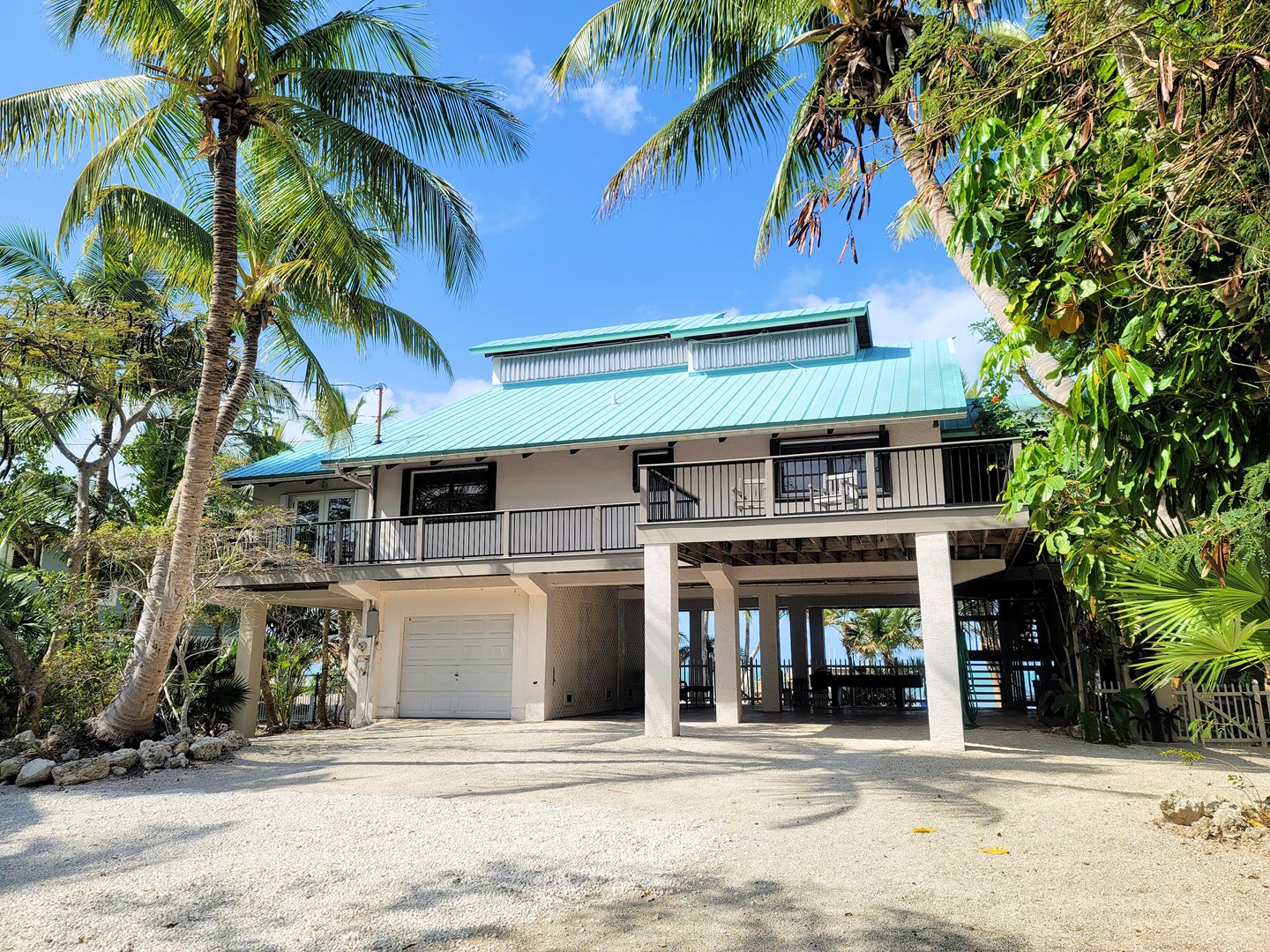 Gulf Front Refuge(MA544)| Florida Keys Vacation Rentals