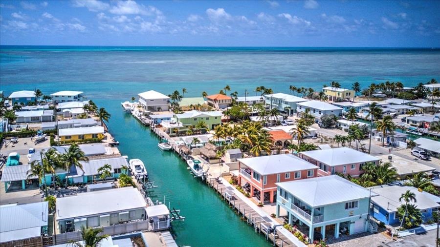 Oceanside Villa(MA1037)| Florida Keys Vacation Rentals