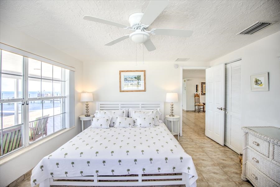 Waterfront Fantasy(MA1055)| Florida Keys Vacation Rentals