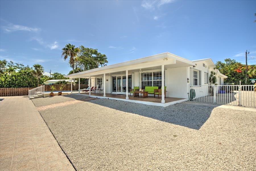 Waterfront Fantasy(MA1055)| Florida Keys Vacation Rentals
